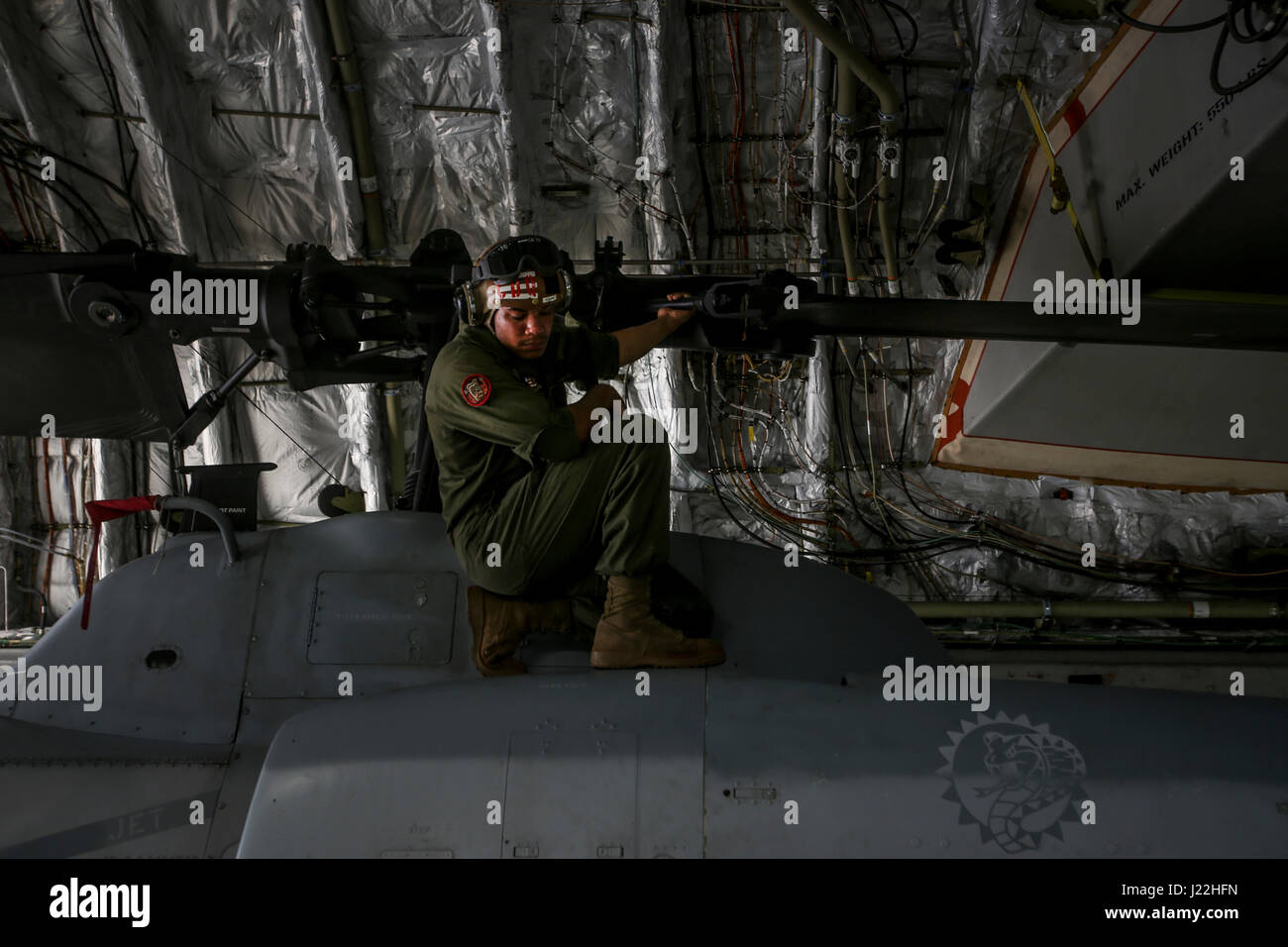 ROYAL ASTRALIAN AIR FORCE BASE, Darwin – U.S. Marines with Marine Light ...