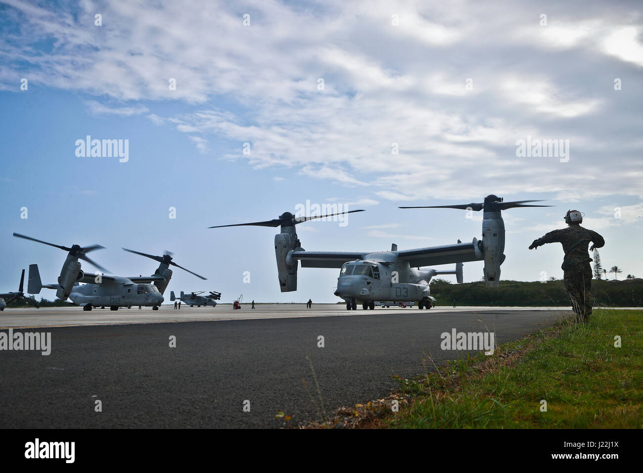 MV-22 Osprey aircraft with Marine Medium Tiltrotor Squadron (VMM) 268 ...
