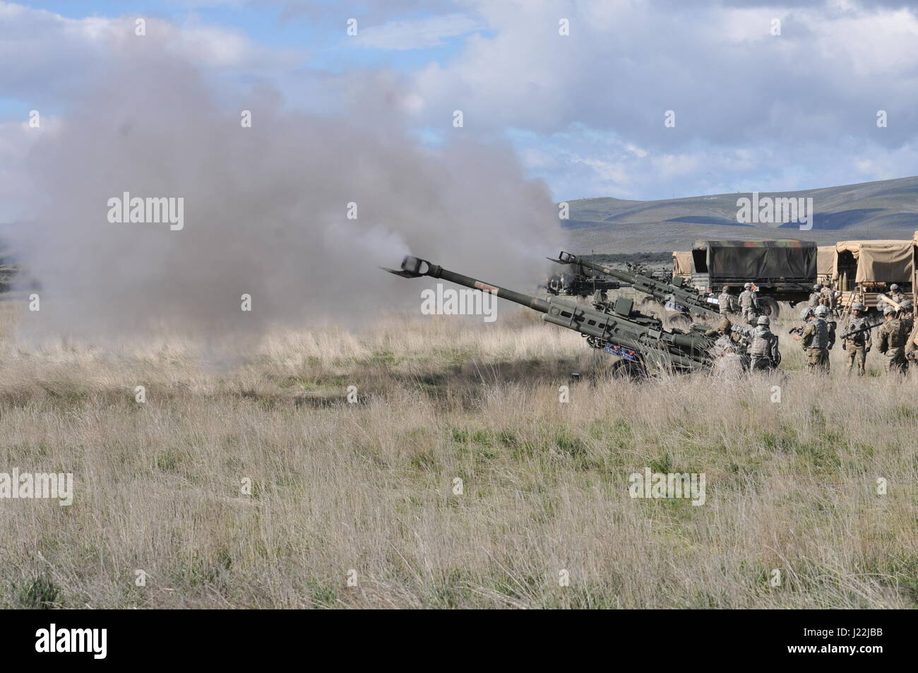 Soldiers of 17th Field Artillery Battery fire their M-777 Howitzers ...