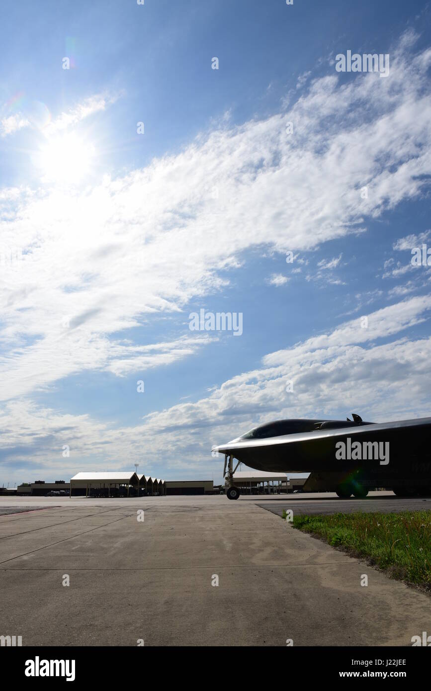 B-2 Spirit stealth bombers from the 509th and 131st Bomb Wings taxi at ...