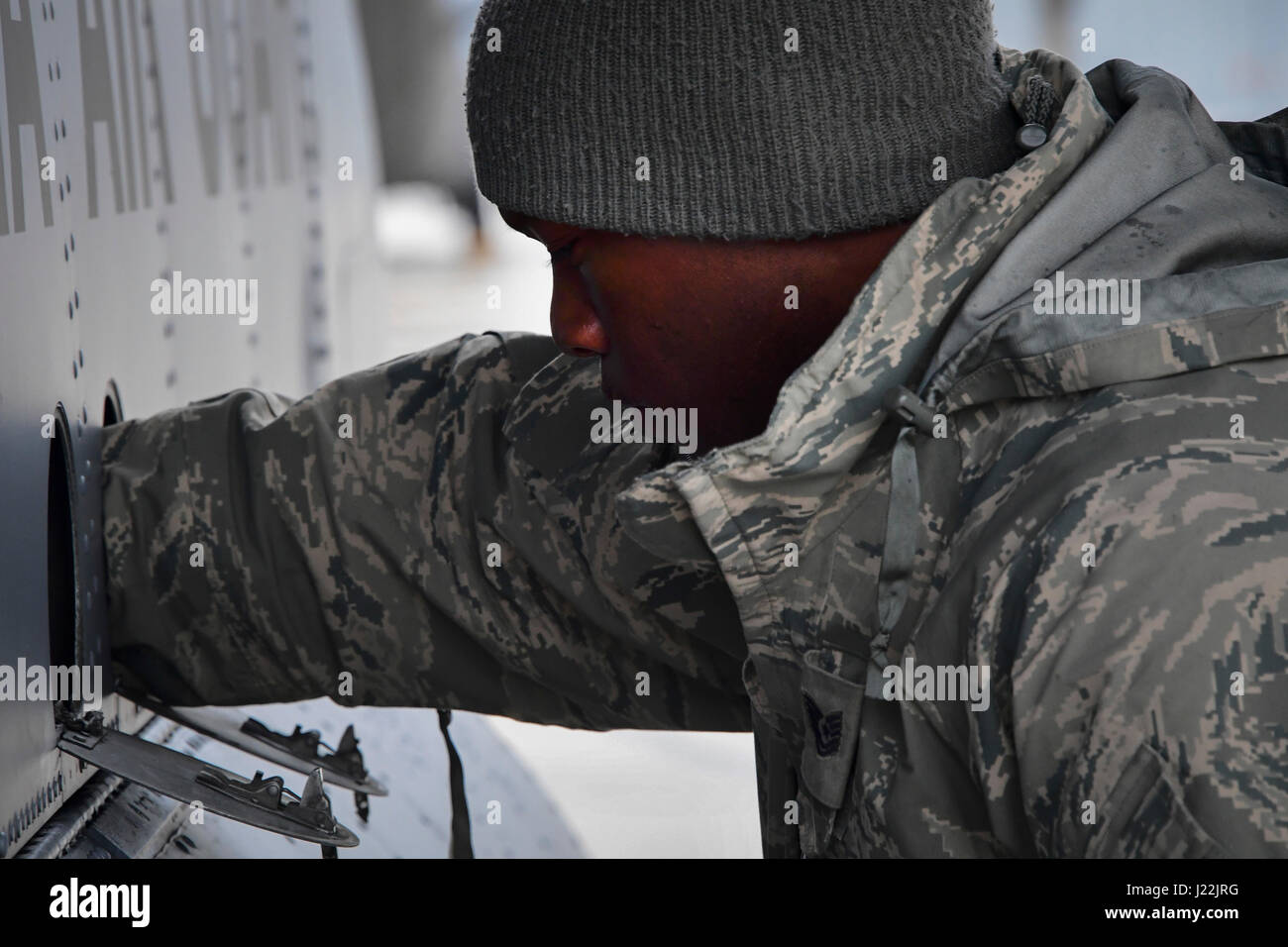 146th aircraft maintenance squadron hi-res stock photography and images ...