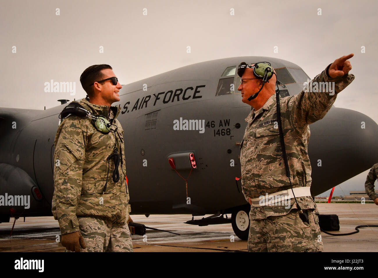 U.S. Air National Guard members Tech. Sgt. Nathan Moon and Tech. Sgt ...