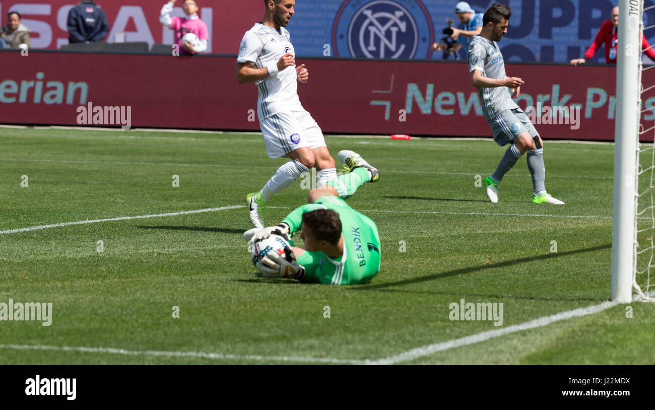 New York, United States. 23rd Apr, 2017. Goalkeeper Joe Bendik (1) of ...