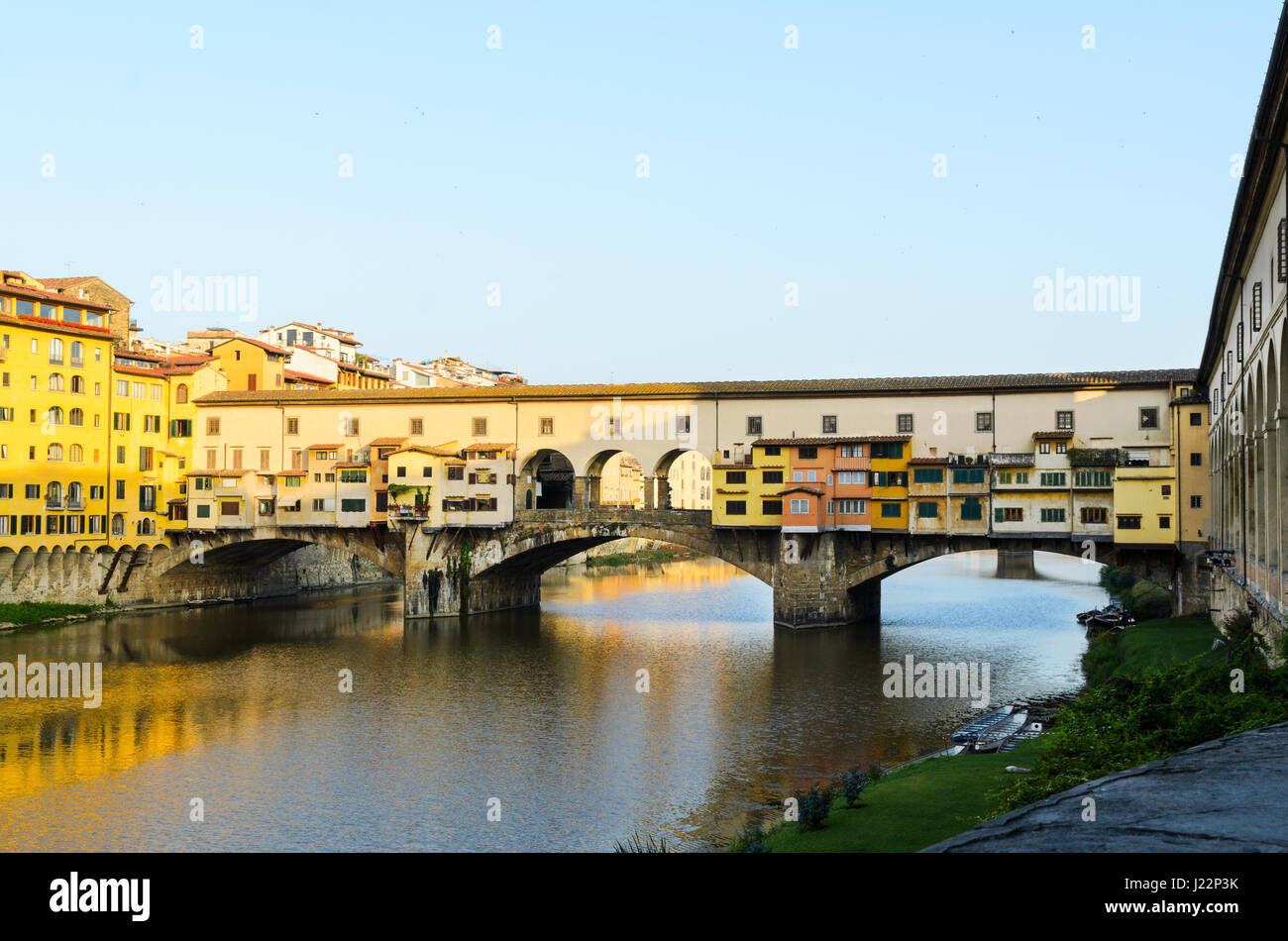 Ponte Vecchio Firenze estate Stock Photo - Alamy