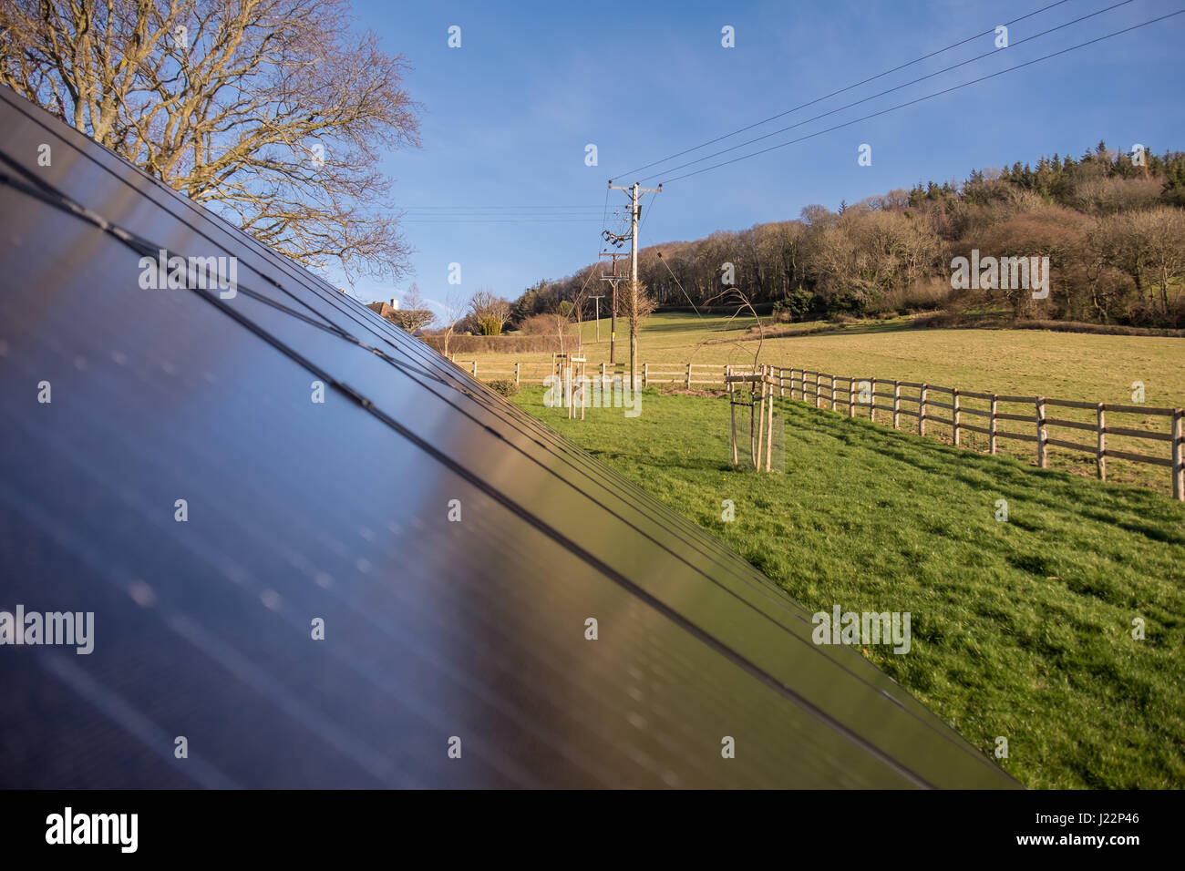 Solar panels field england hi-res stock photography and images - Alamy