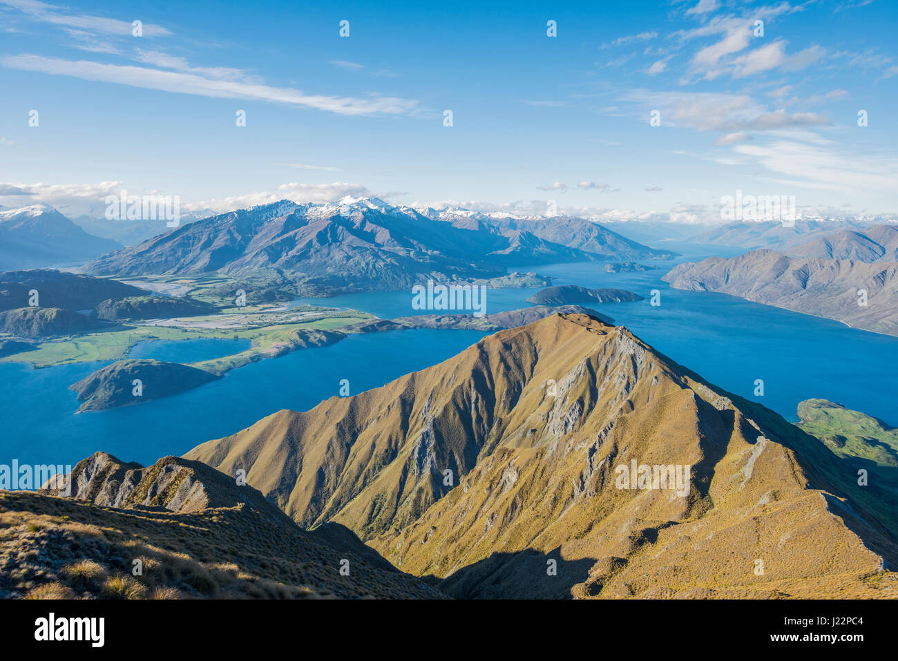 Roys Peak Lake Wanaka High Resolution Stock Photography and Images - Alamy
