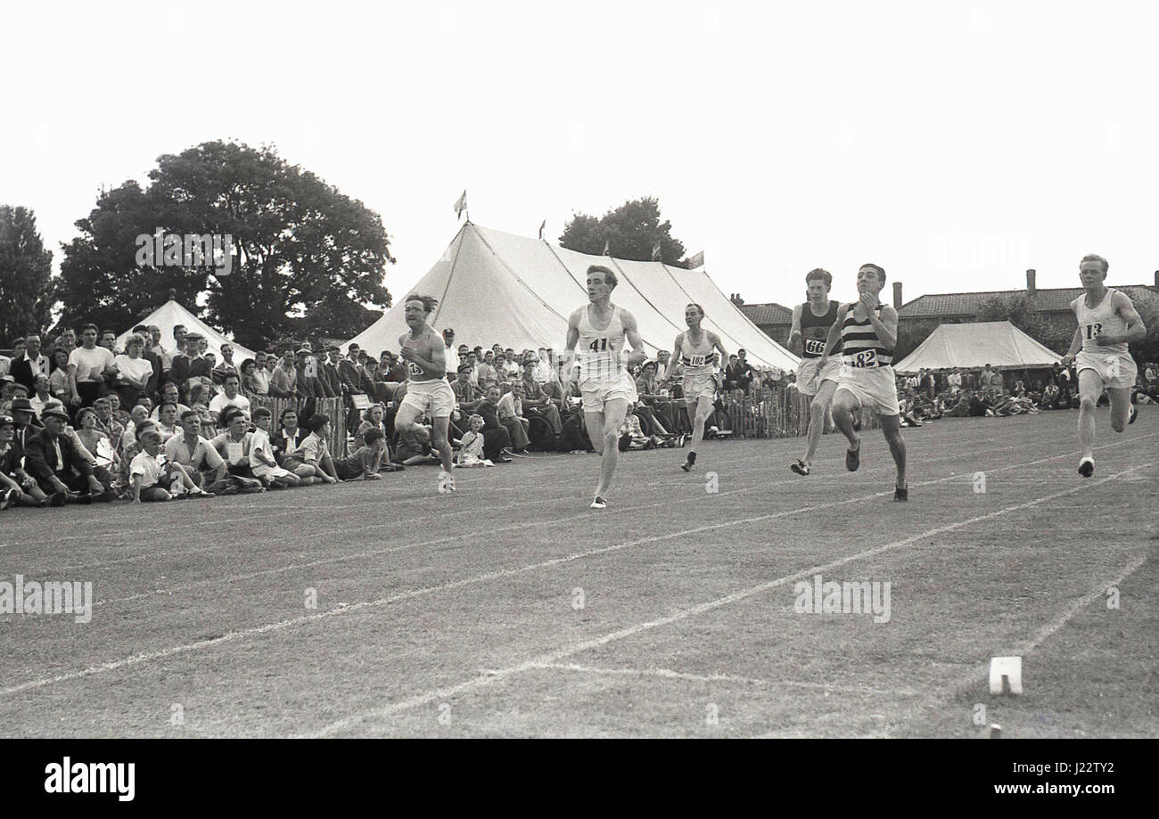 1950s running hi-res stock photography and images - Alamy
