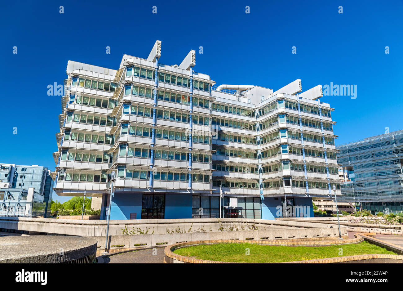 1980s office buildings hi-res stock photography and images - Alamy
