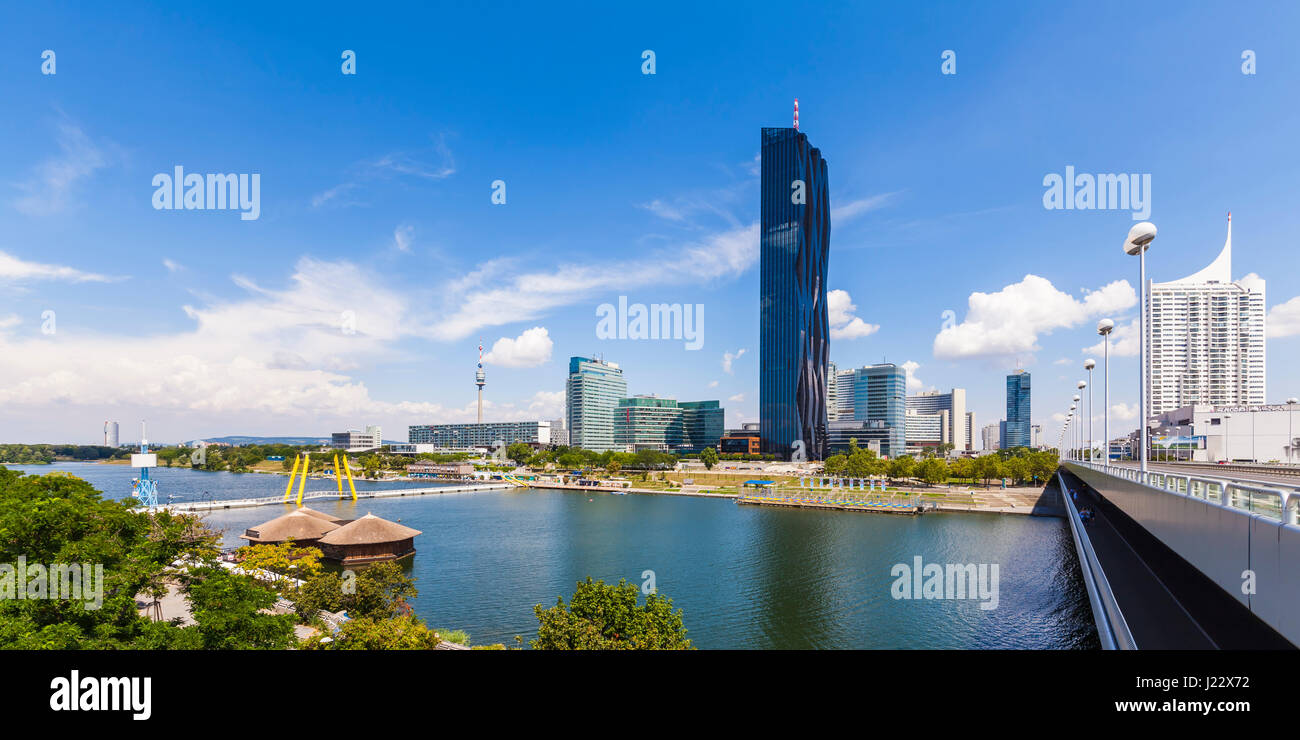 Österreich, Wien, Neue Donau, Donauinsel, Blick zum Stadtteil Donau ...