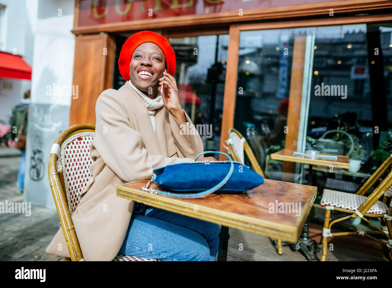 Woman in paris cafe hi-res stock photography and images - Alamy