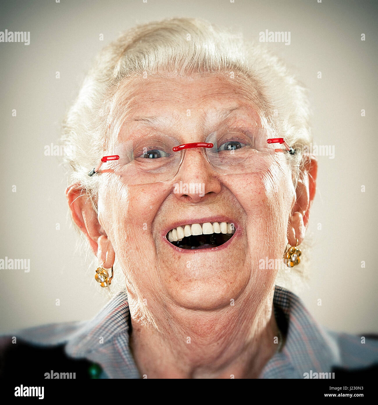 Lady laughing out loud hi-res stock photography and images - Alamy