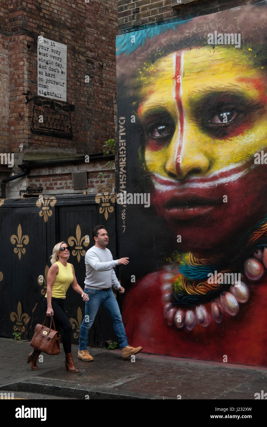 Dale Grimshaw graffiti artist painter wall art Brick Lane Whitechapel ...