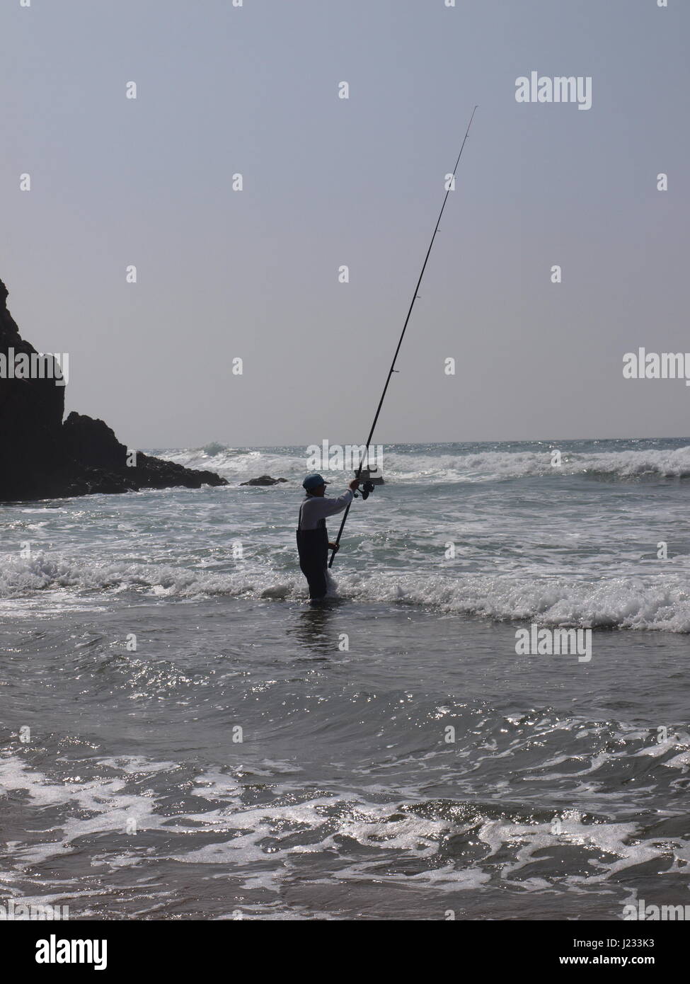 Mirleft au sud d'Agadir est plein de vitalité Surf, parapente, surf ...