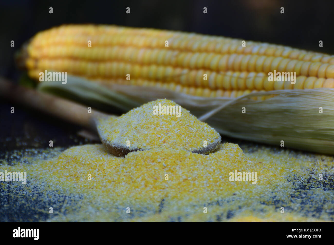 Maize flour hi-res stock photography and images - Alamy