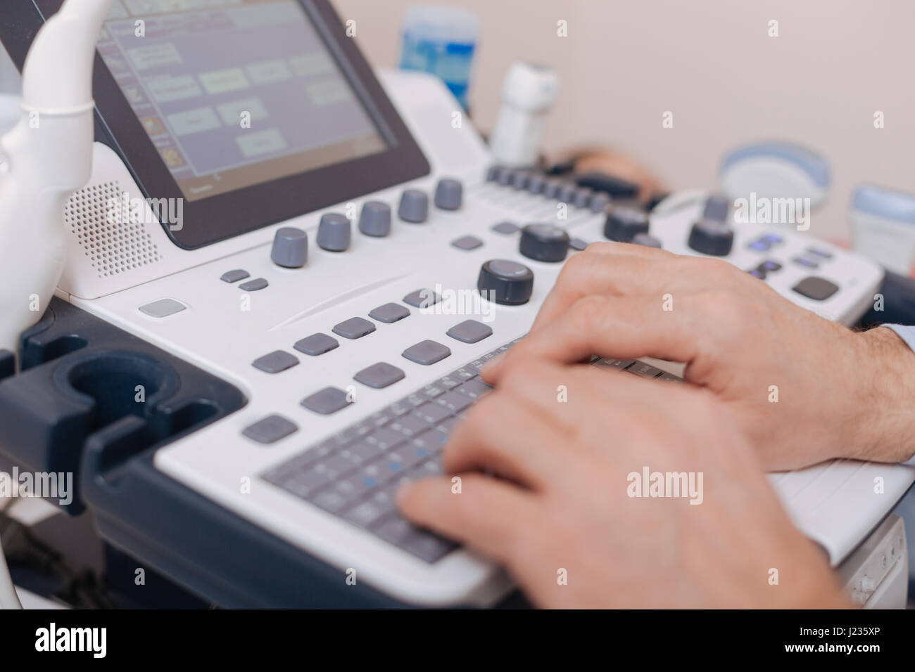 Sonographer hi-res stock photography and images - Alamy