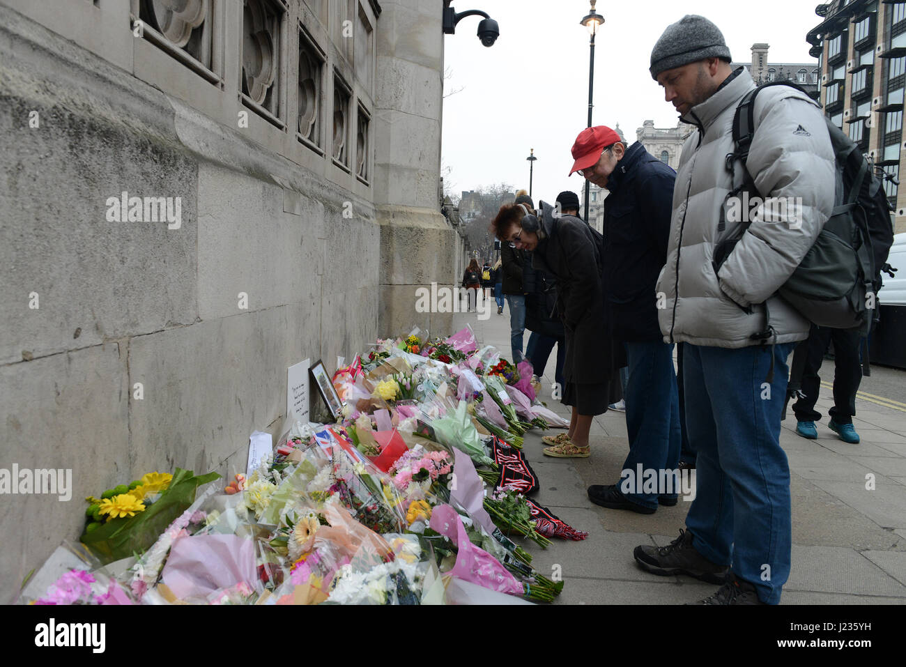 Floral tributes victims who hi-res stock photography and images - Alamy