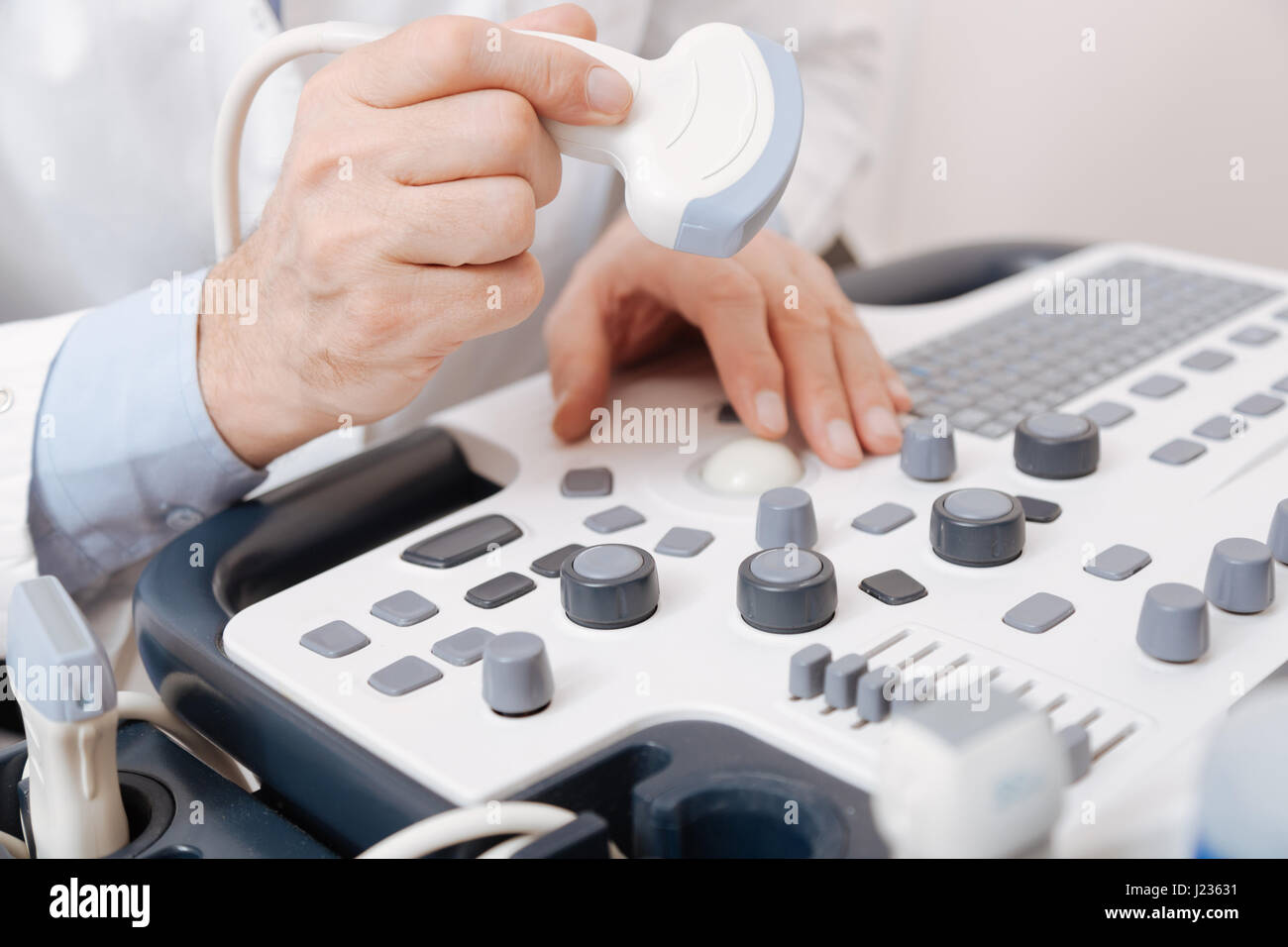 Old medical technology hi-res stock photography and images - Alamy