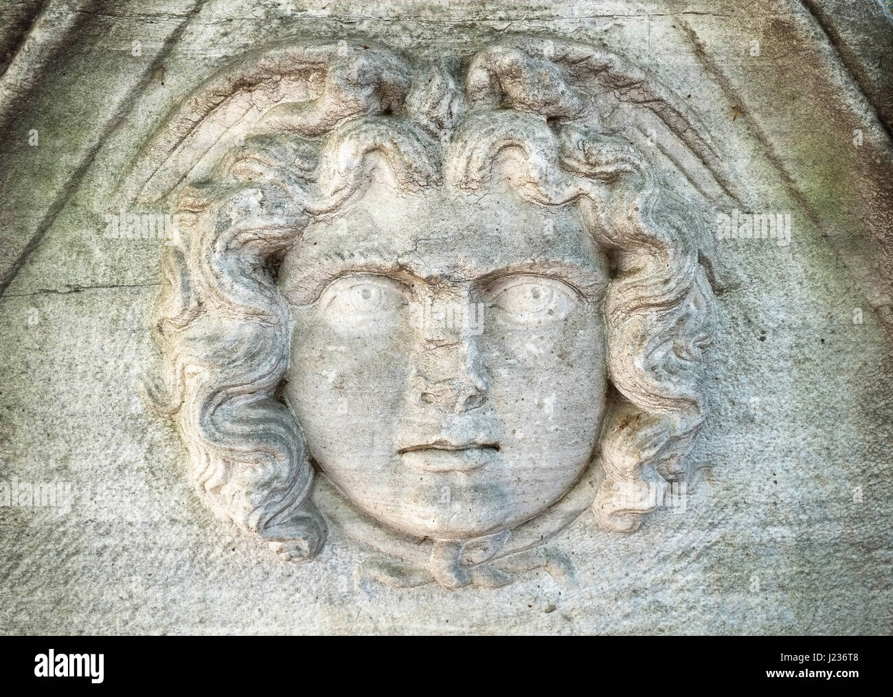 Mask of the gorgon medusa hi-res stock photography and images - Alamy