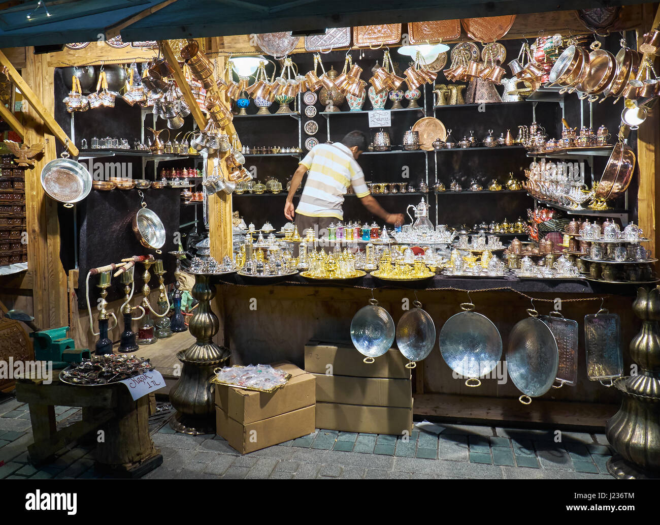 Antique shop in istanbul turkey hi-res stock photography and images - Alamy