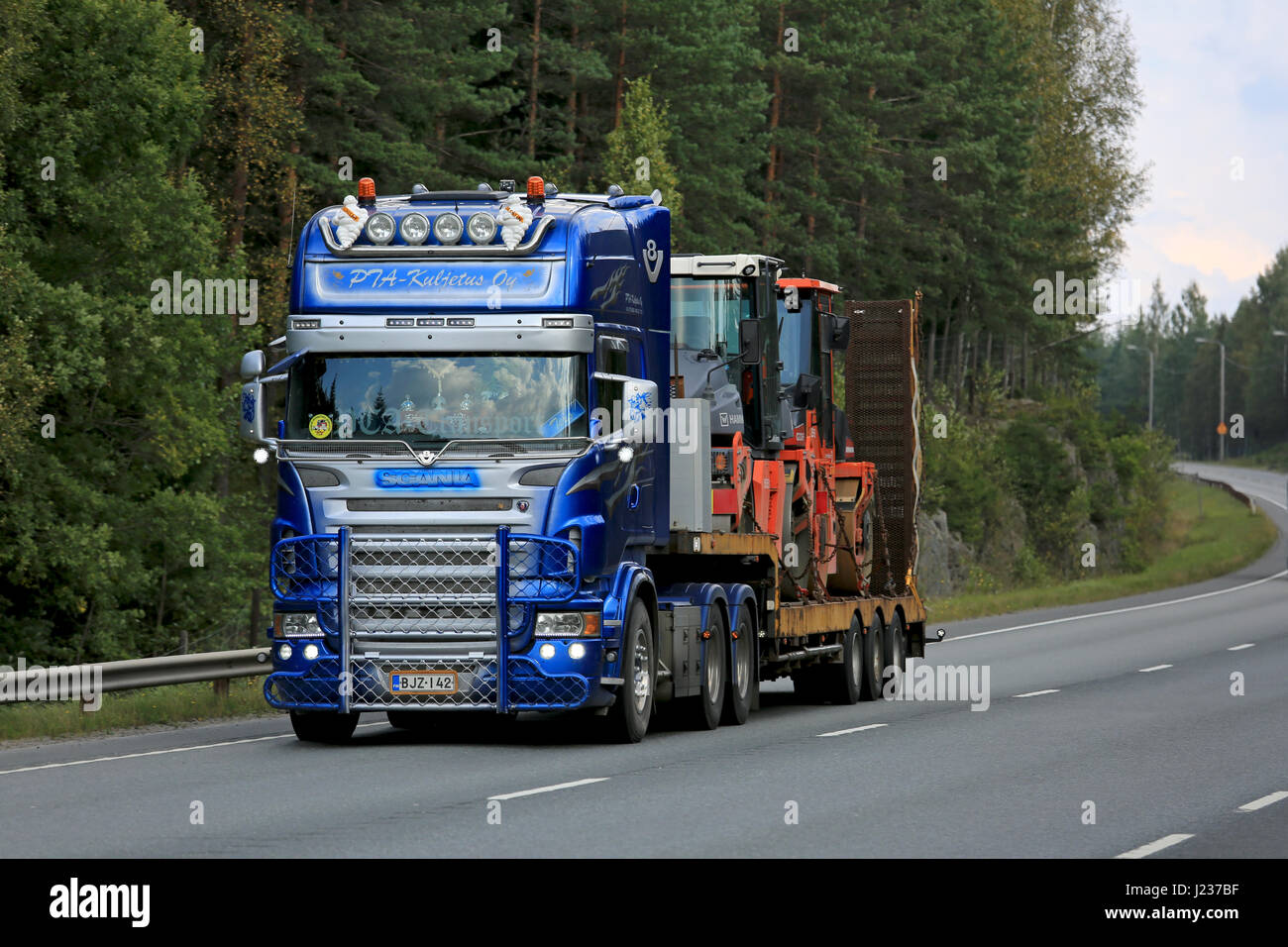 Lowboy trailer scania hi-res stock photography and images - Alamy