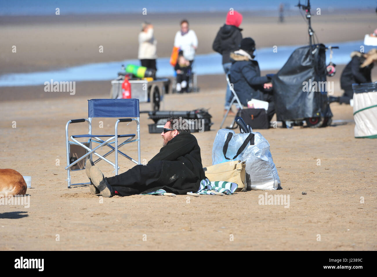 Tom Hardy was spotted with Cillian Murphy filming on the Beach near ...