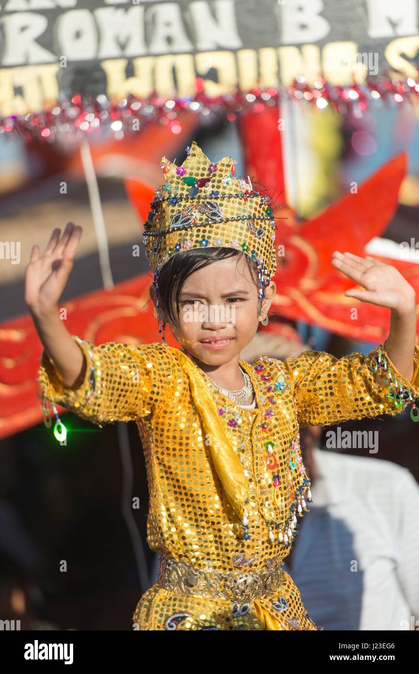 Young girl perform Traditional dance inside the Bajau's boat called ...