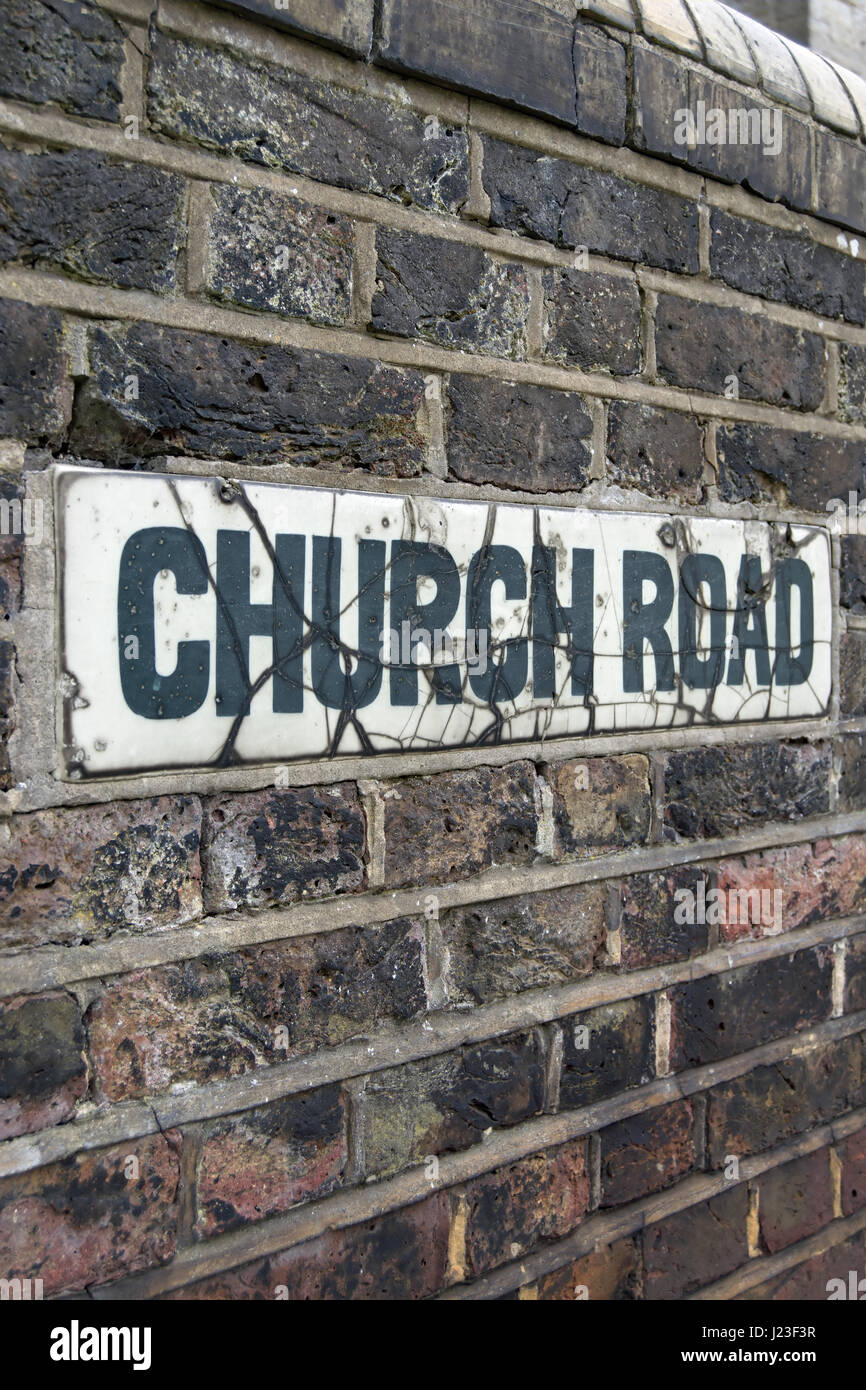 Church road sign hi-res stock photography and images - Alamy