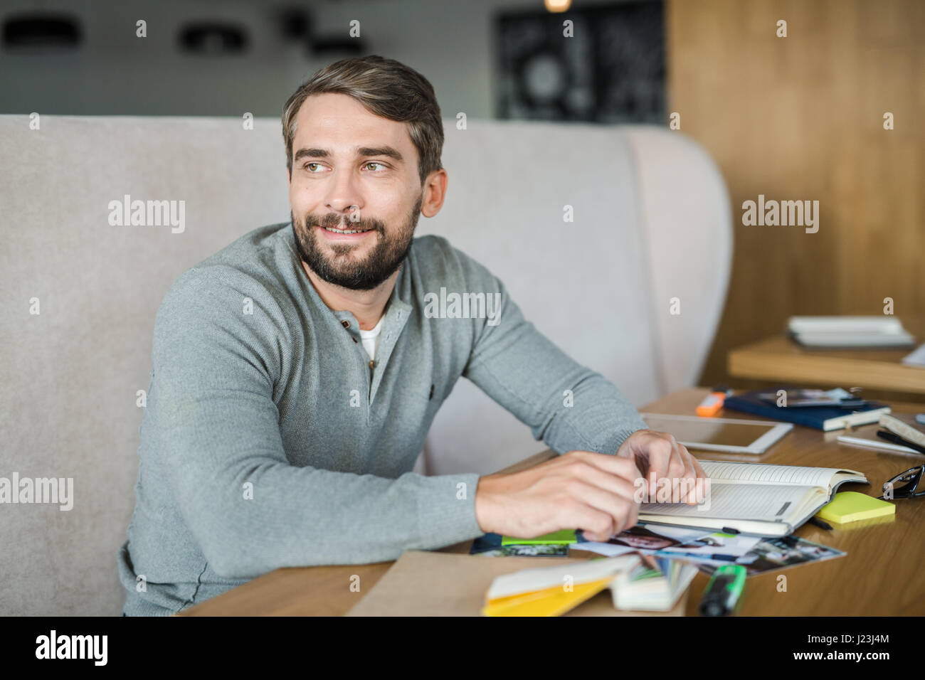 Thinking corporation hi-res stock photography and images - Alamy