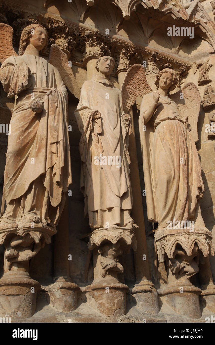 The smiling angel on the cathedral in Reims, France Stock Photo - Alamy