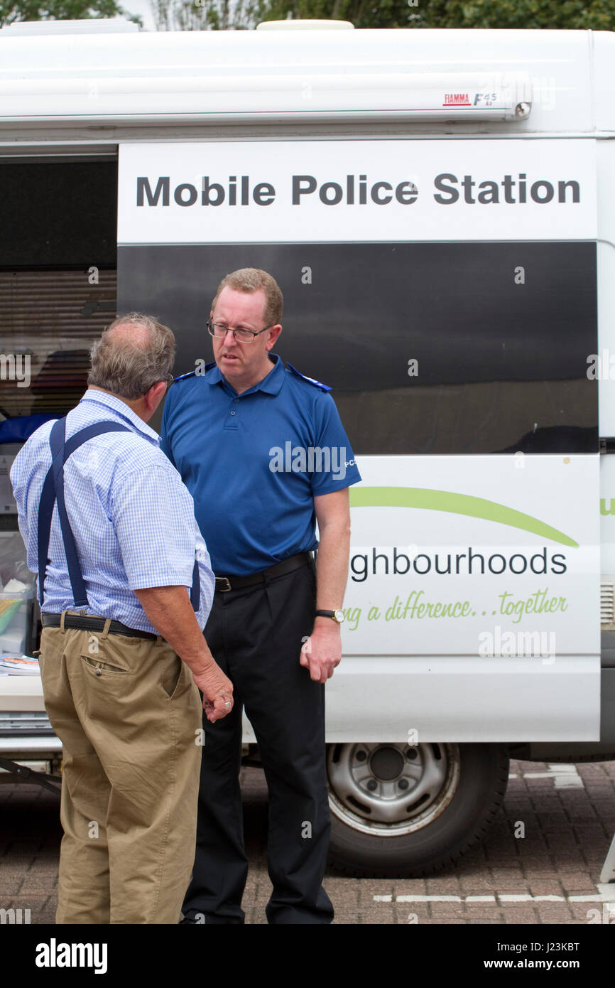 Police Community Support Officers give advice and help tpo shoppers at ...