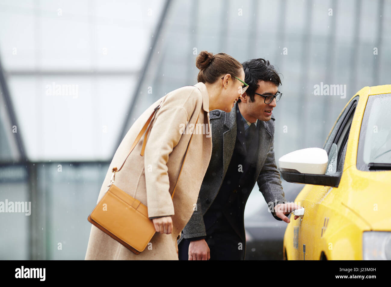 Catching cab hi-res stock photography and images - Alamy