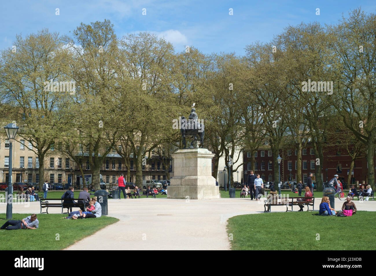 Queen square center hi-res stock photography and images - Alamy