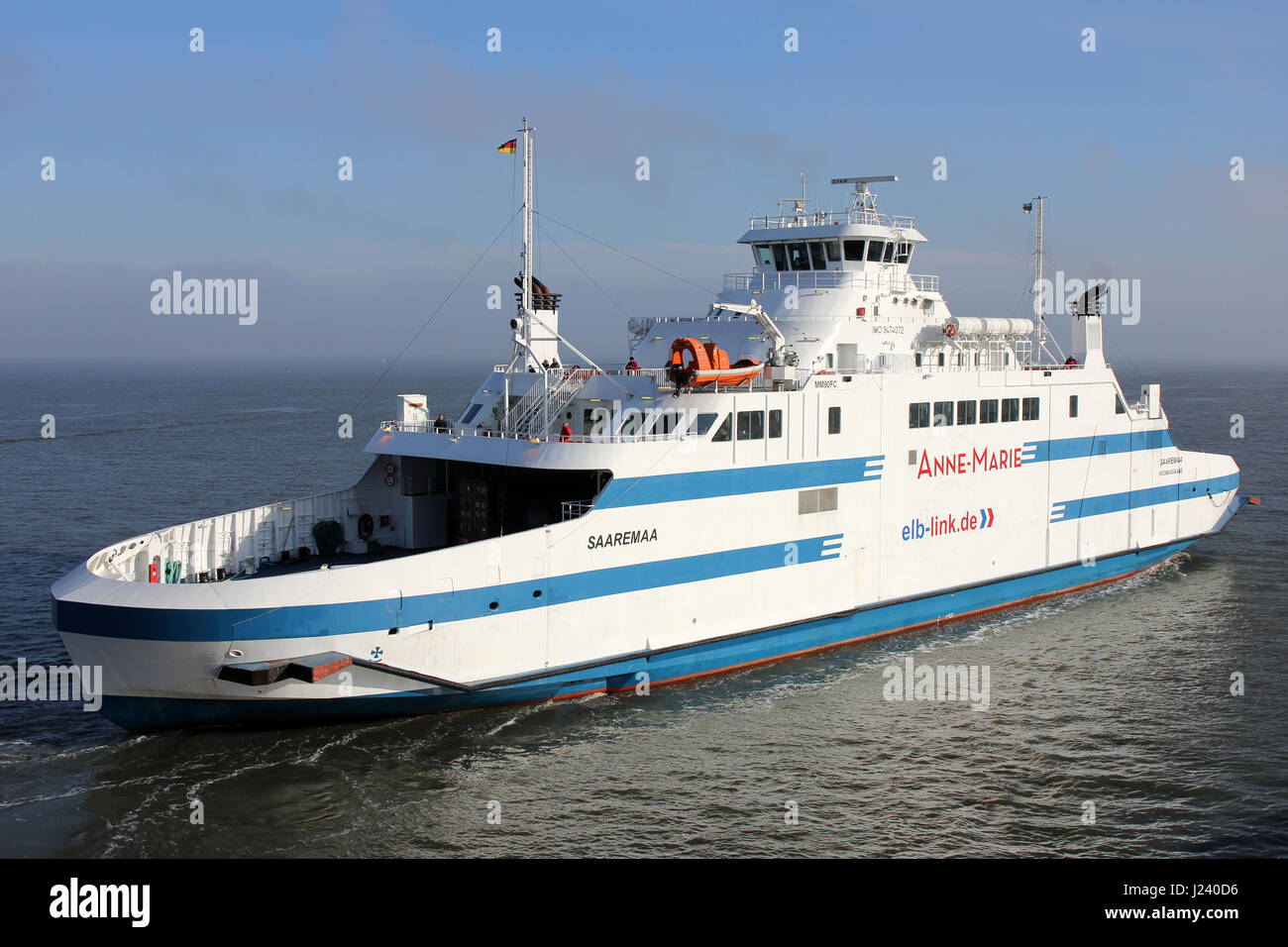 Double ended ferry hi-res stock photography and images - Alamy