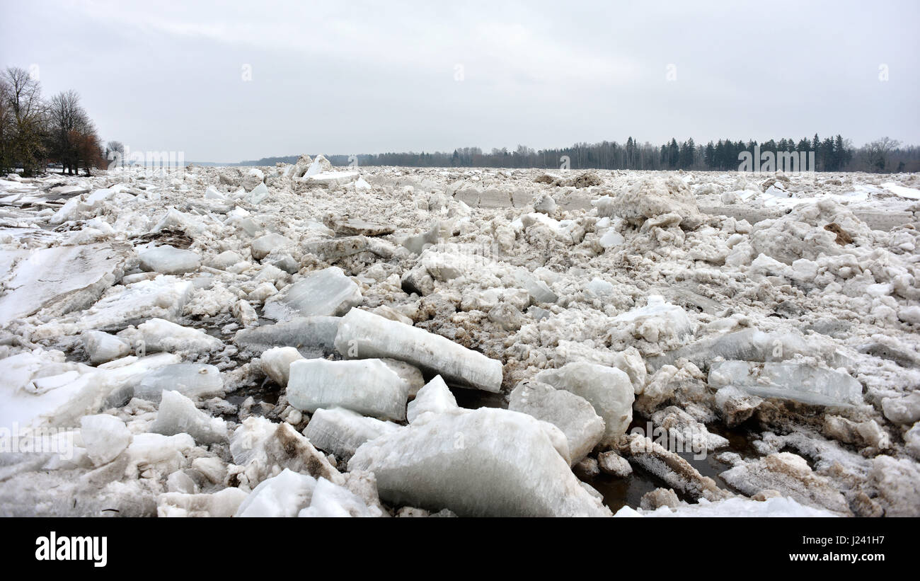 Spring flood threat. The ice jam on the river Stock Photo - Alamy