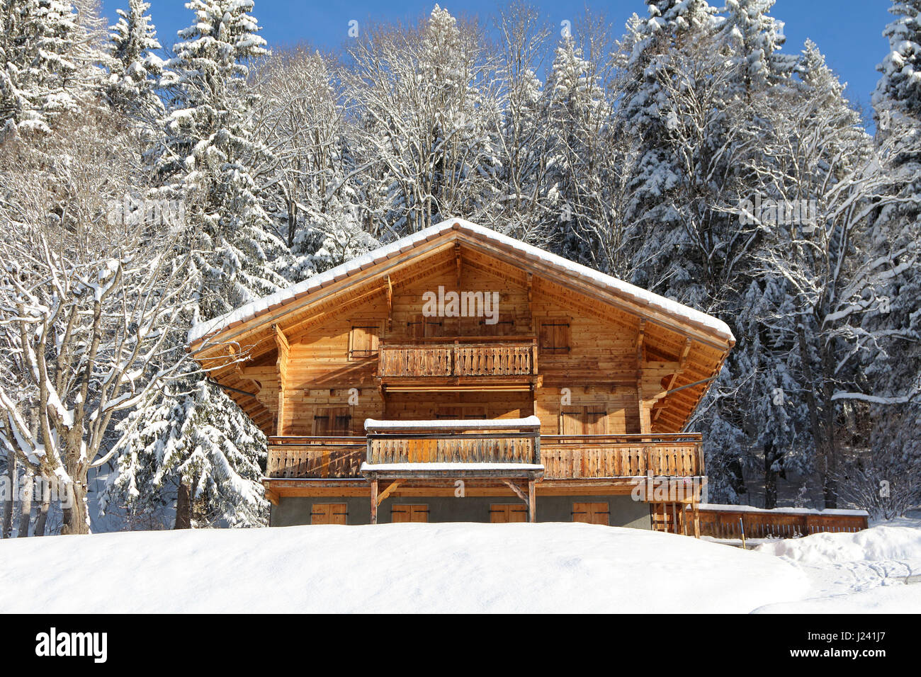 Traditional alpine cabin in the mountains of the Swiss Alps ...
