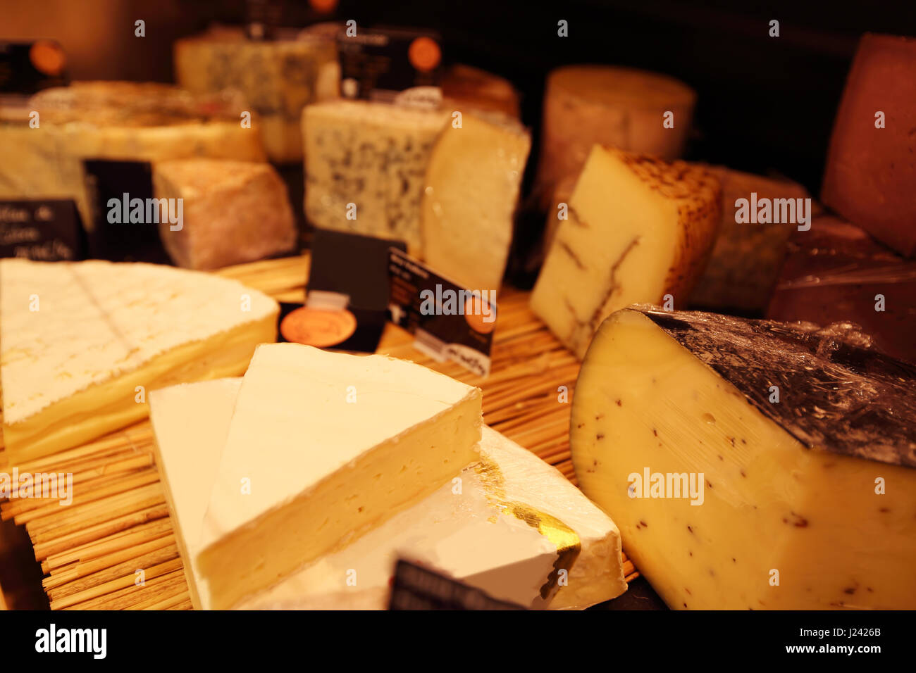 Grocery store cheese and fruit hi-res stock photography and images - Alamy
