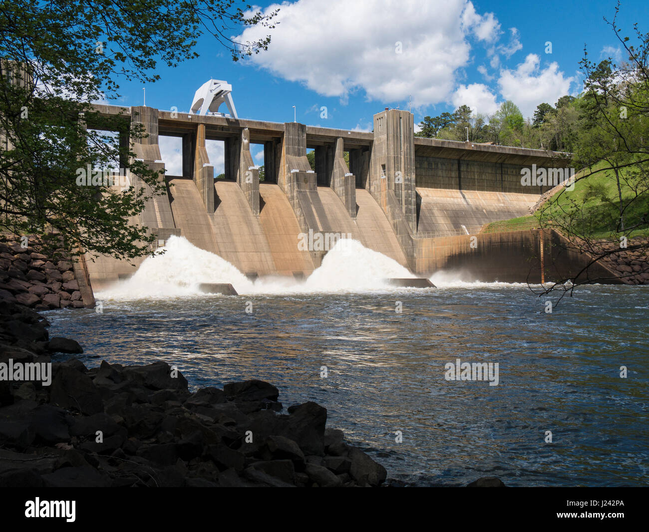 Nimrod dam hi-res stock photography and images - Alamy