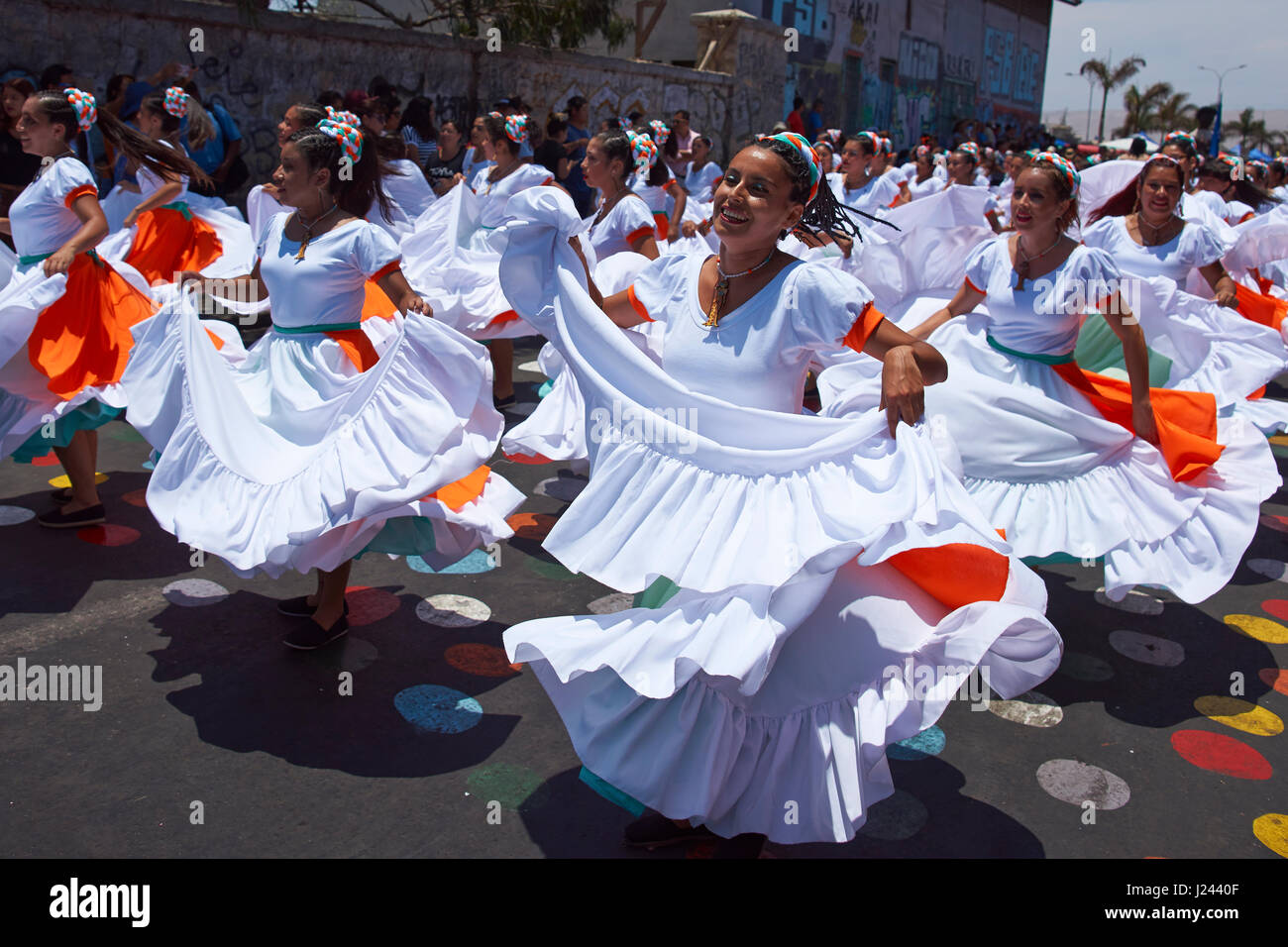 Group of dancers of Africa descent (Afrodescendiente) performing at the ...