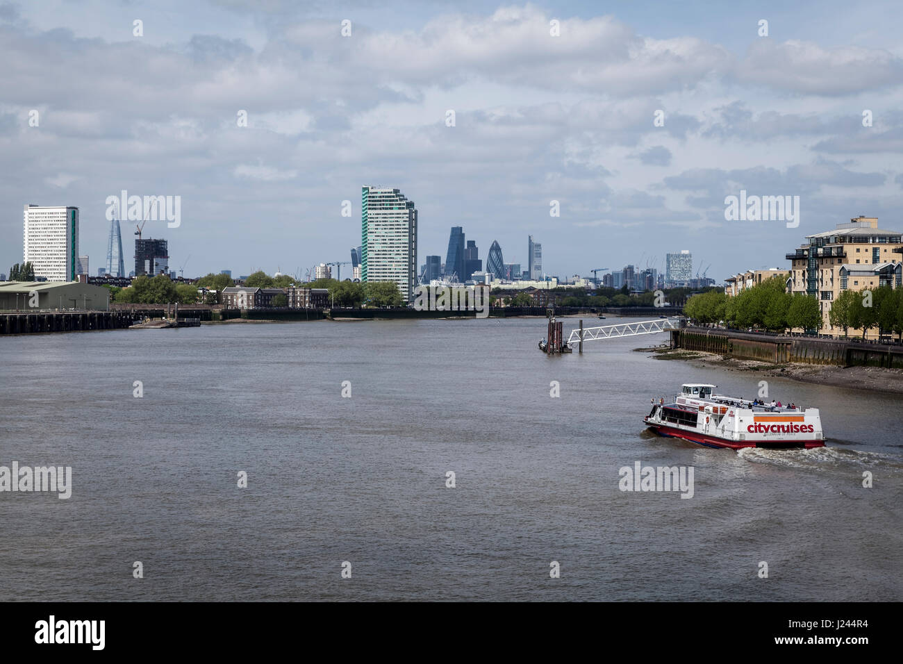 Greenwich london river hi-res stock photography and images - Alamy