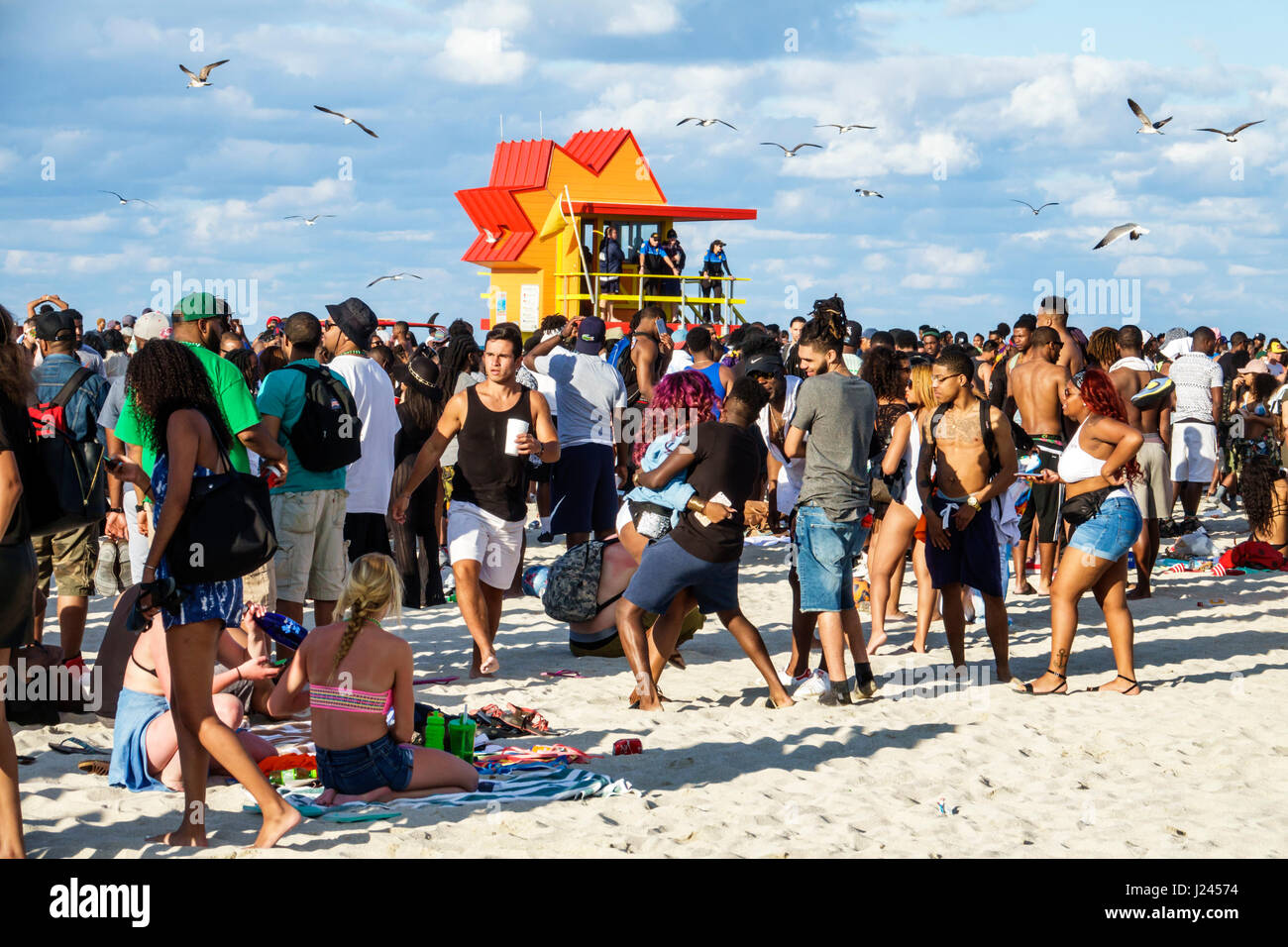Police crowd female miami hi-res stock photography and images - Alamy
