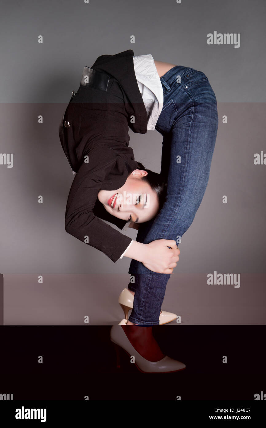 China. 24th Apr, 2017. The contortionist Liu Teng performs contortion ...