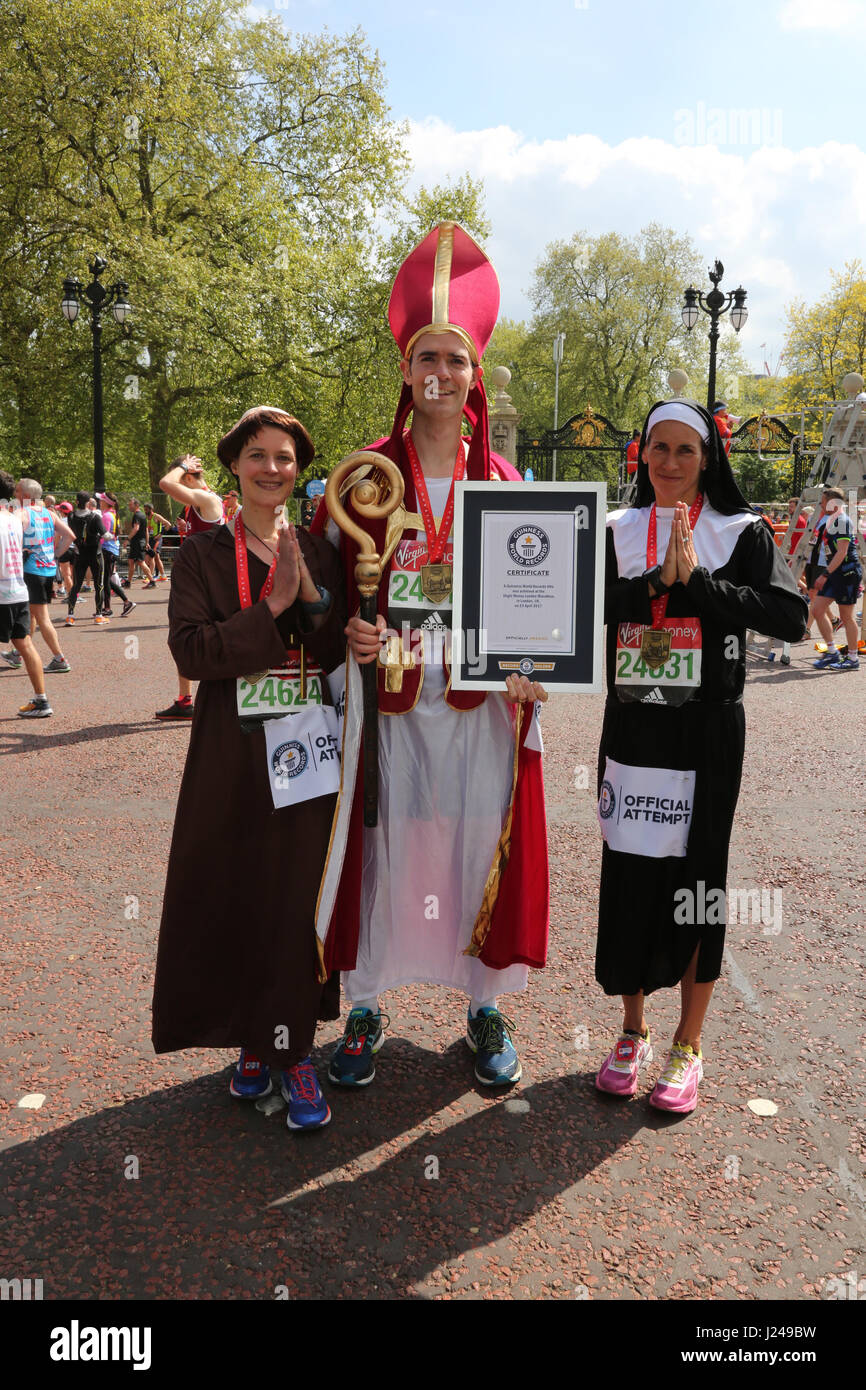 Fancy Dress Runners London Marathon Stock Photo - Alamy