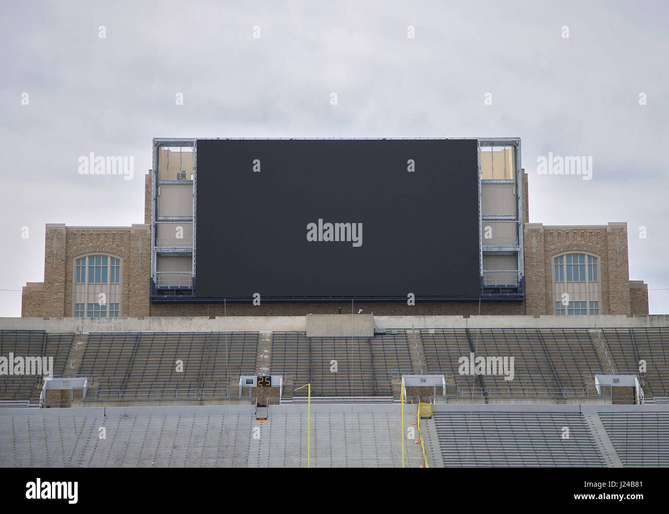 Notre dame jumbotron hi-res stock photography and images - Alamy