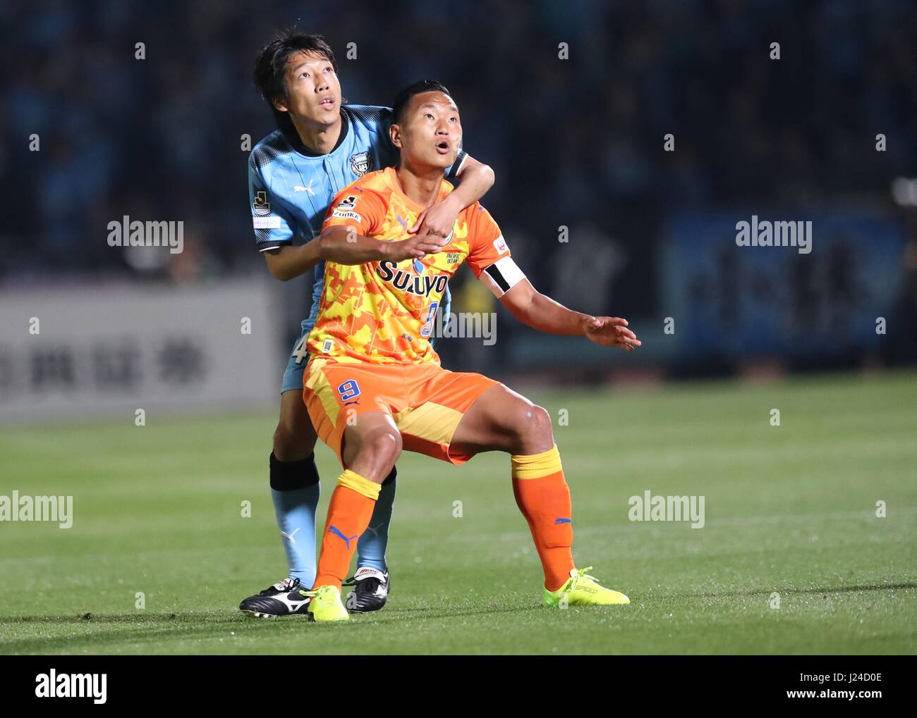 Kanagawa, Japan. 21st Apr, 2017. Kengo Nakamura (Frontale), Chong Tese ...
