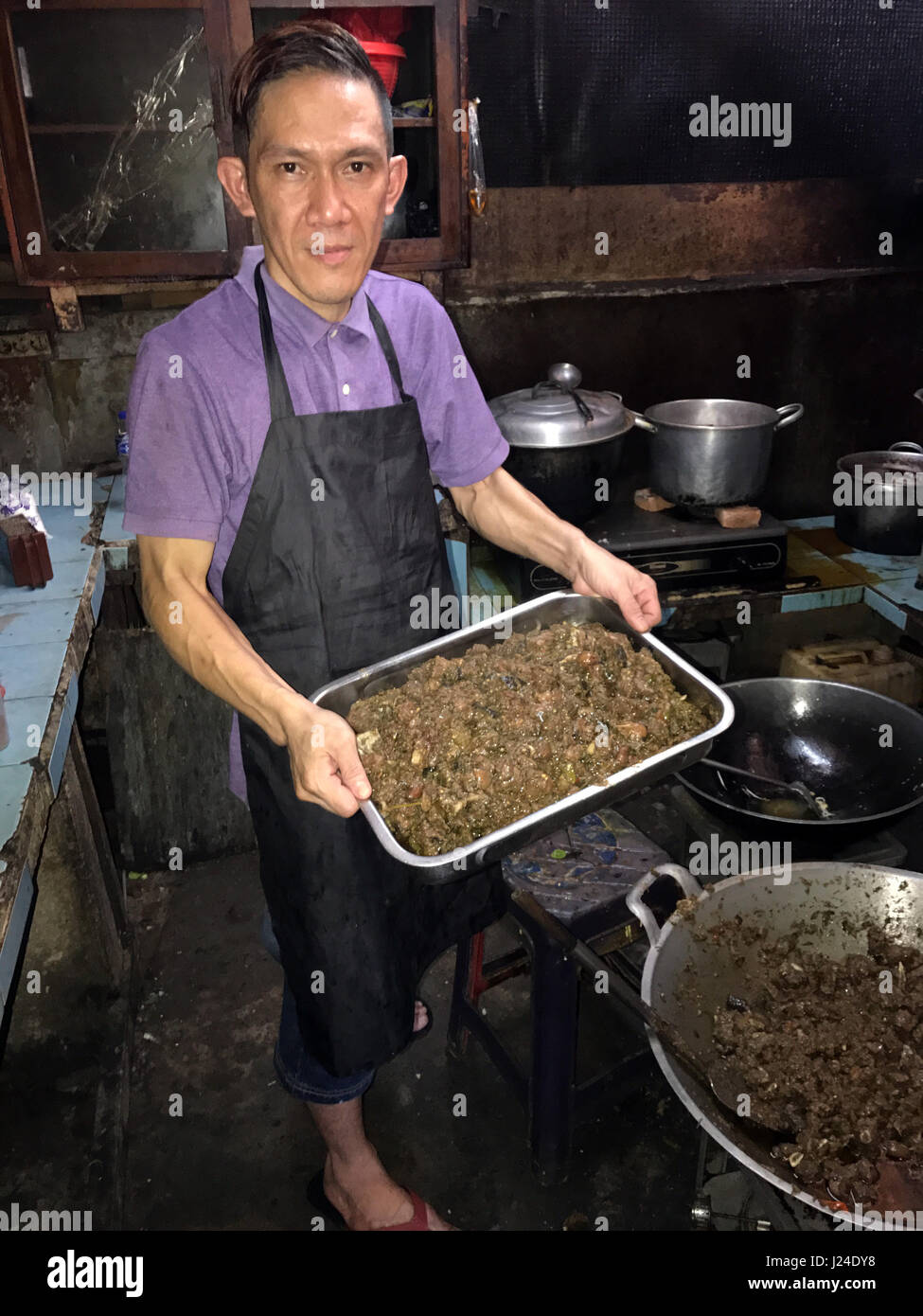Jakarta, Indonesia. 2nd Apr, 2017. Chef Michael Kenzo with a tray of ...