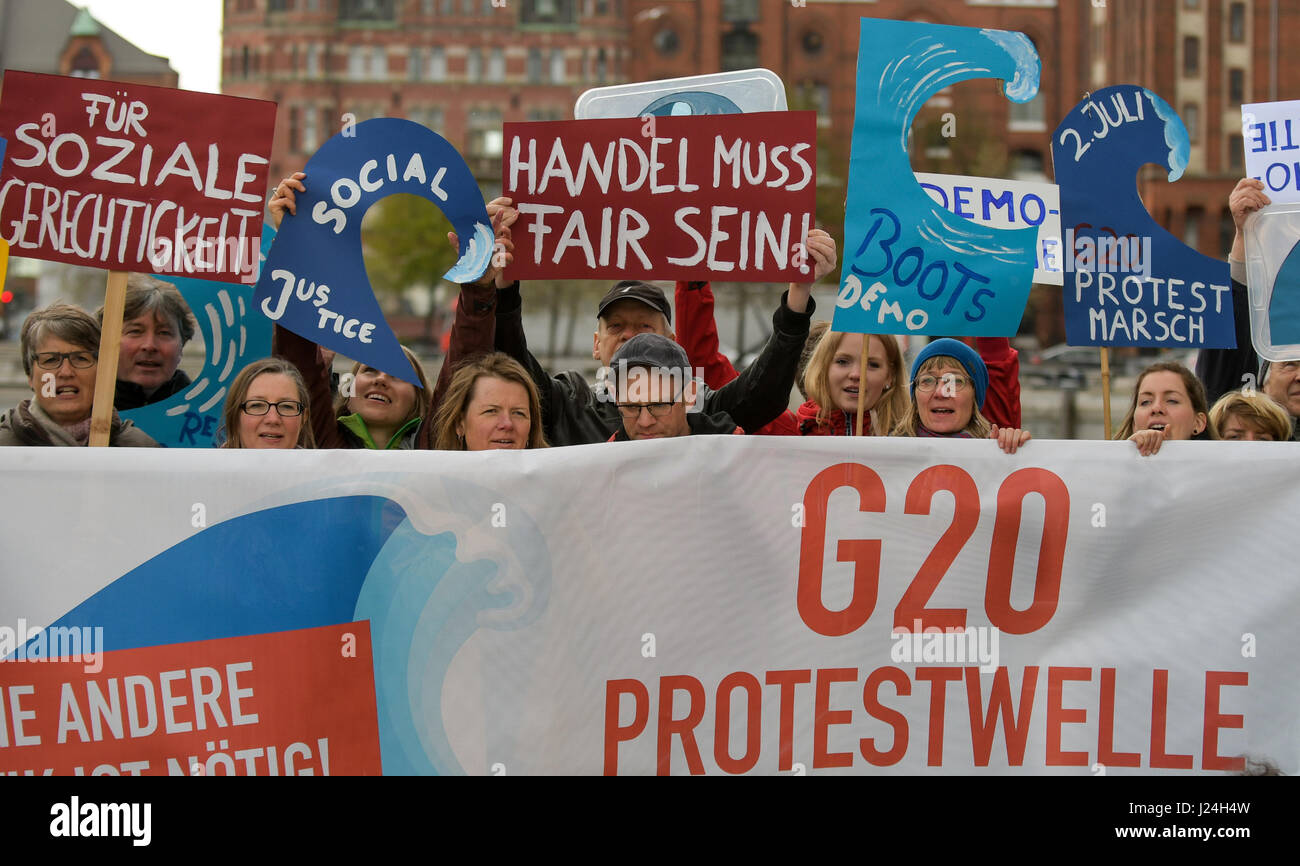 Hamburg, Germany. 25th Apr, 2017. Members of the 'G20 Protestwelle ...