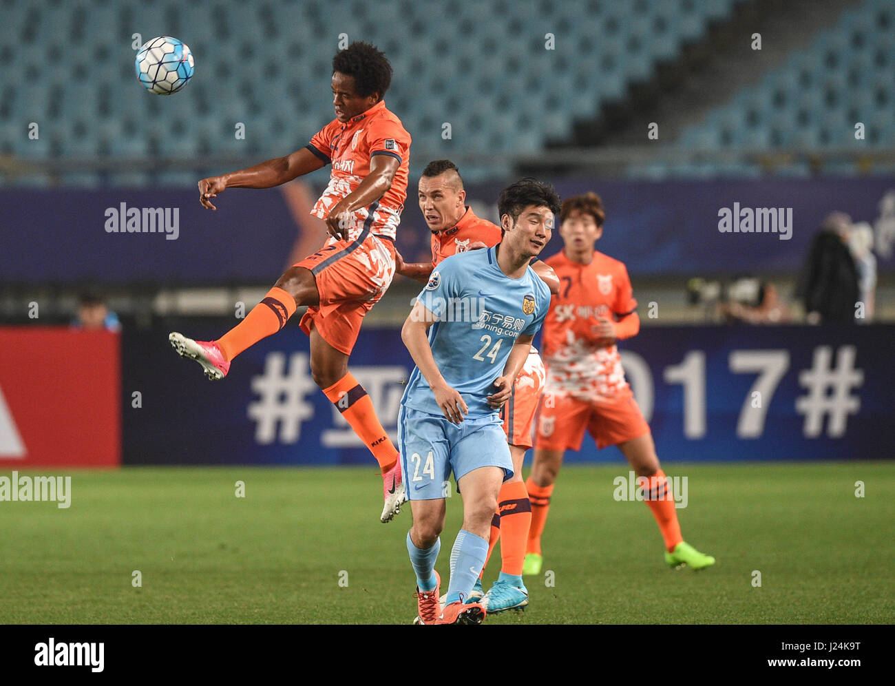 Magno cruz hi-res stock photography and images - Alamy