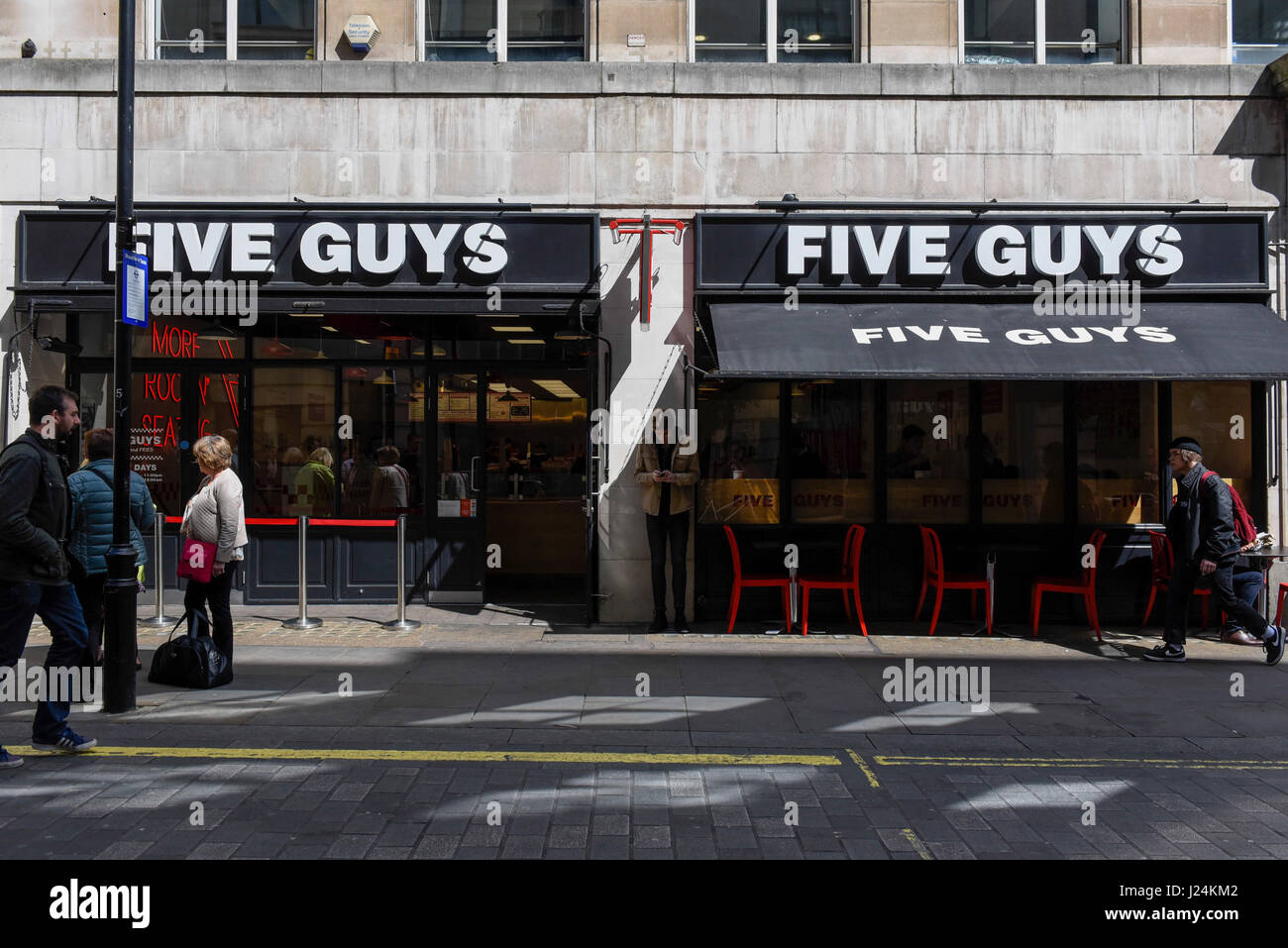 London, UK. 25th Apr, 2017. The Five Guys restaurant is seen in Argyll ...