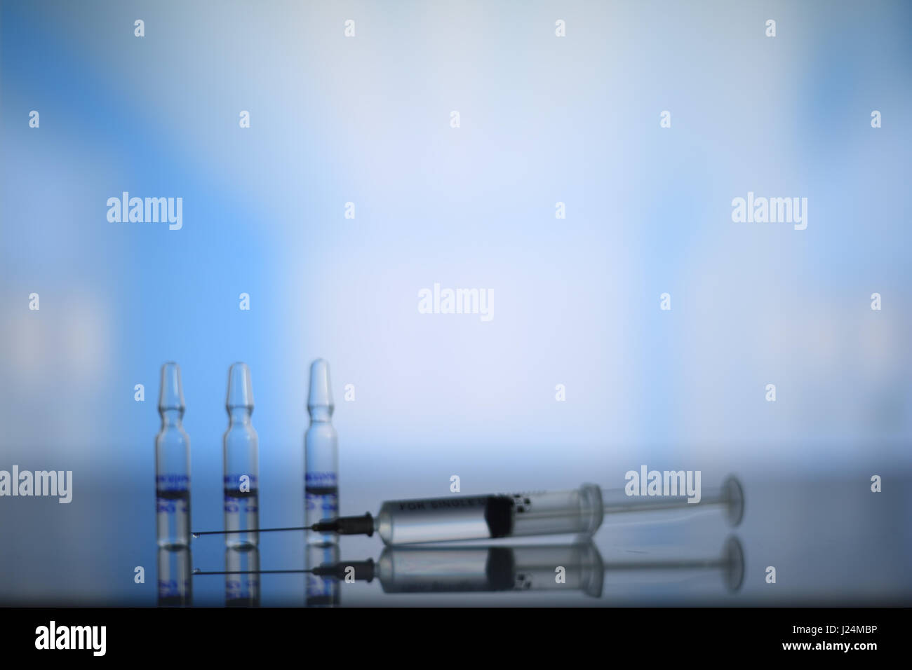 Injection vial table in hi-res stock photography and images - Alamy