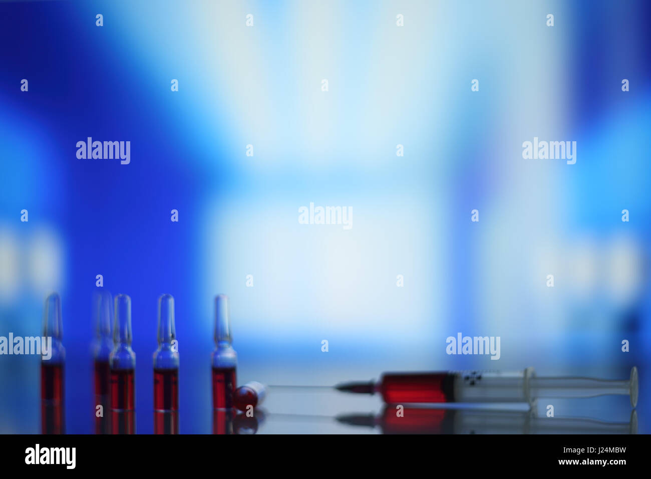 Medical vials liquid injection hi-res stock photography and images - Alamy